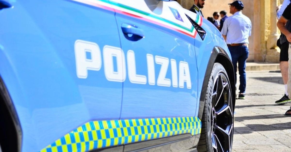 Polizia sulla S.S. 16, auto sospetta fermata: denunciato 41enne ...