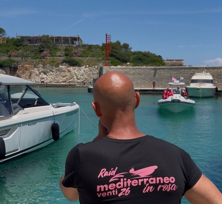 Sette donne in mare per aiutare i pazienti oncologici: il Raid ...